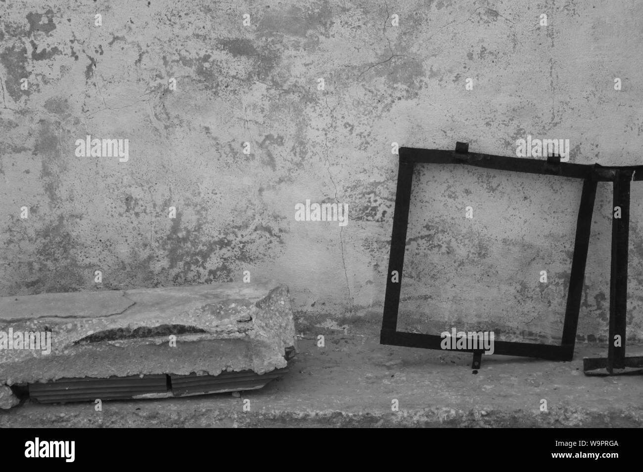 Metal frames on construction hi-res stock photography and images - Alamy