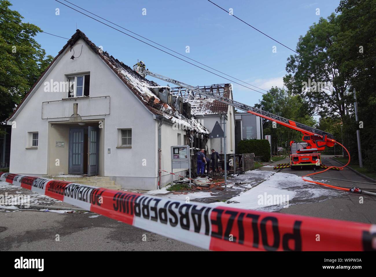 Burned roof truss hi-res stock photography and images - Alamy