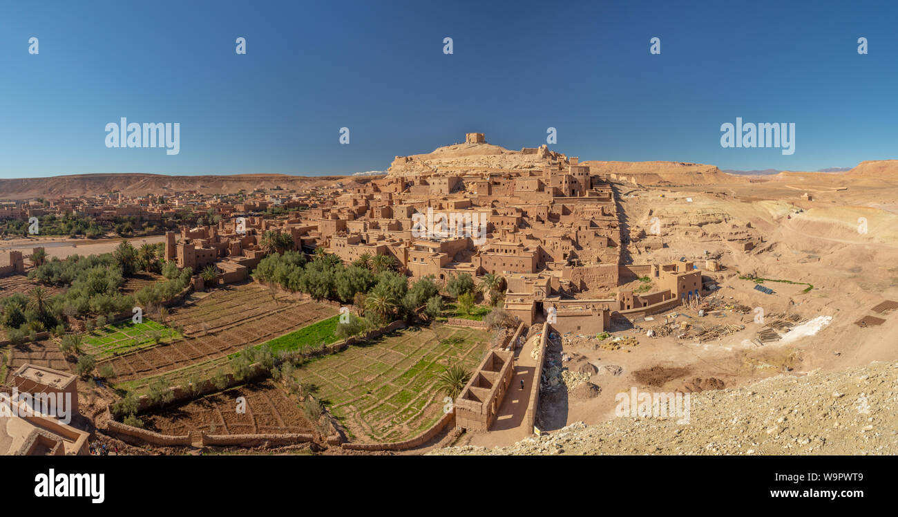 Ait Ben Haddou Kasbah, old medieval town in Morocco desert, castle fort ...