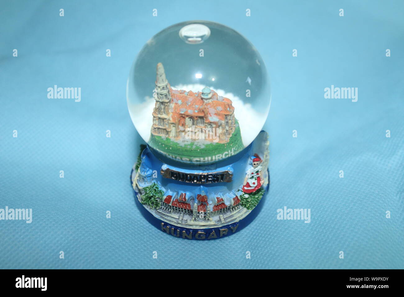 Spherical glass building hi-res stock photography and images - Alamy