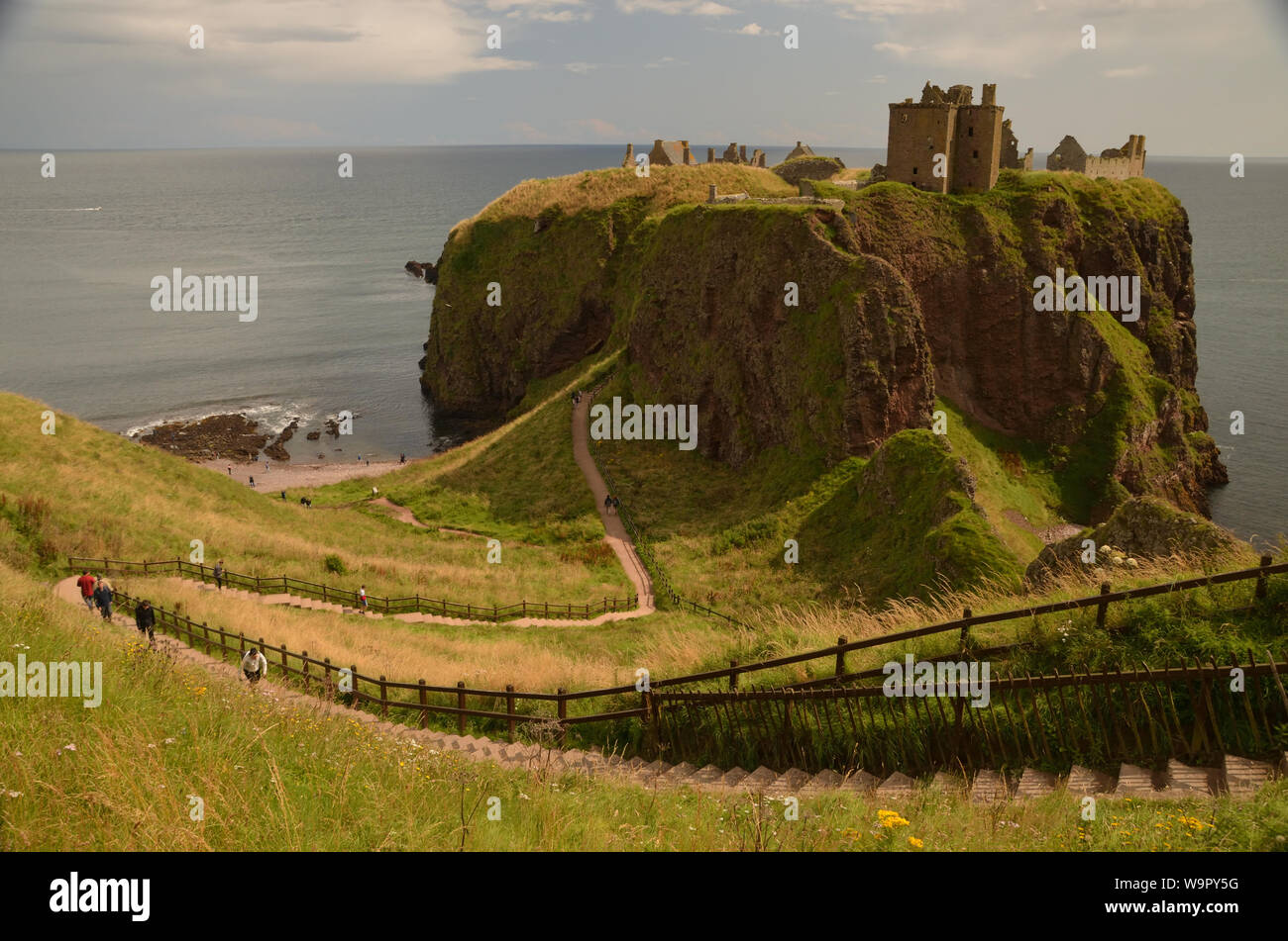 Dunottar castle hi-res stock photography and images - Alamy