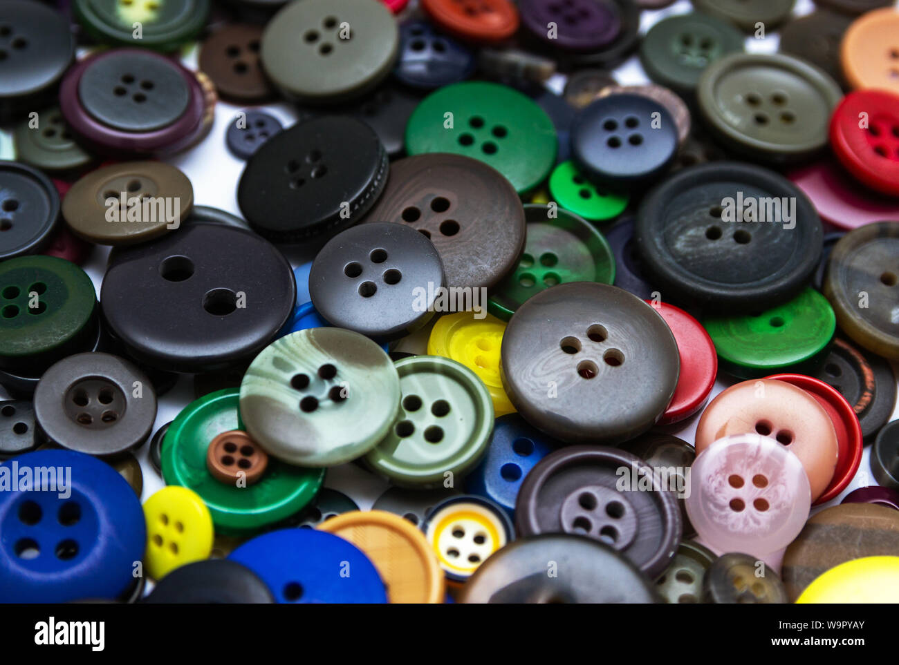 Mixed color plastic shapes hi-res stock photography and images - Alamy