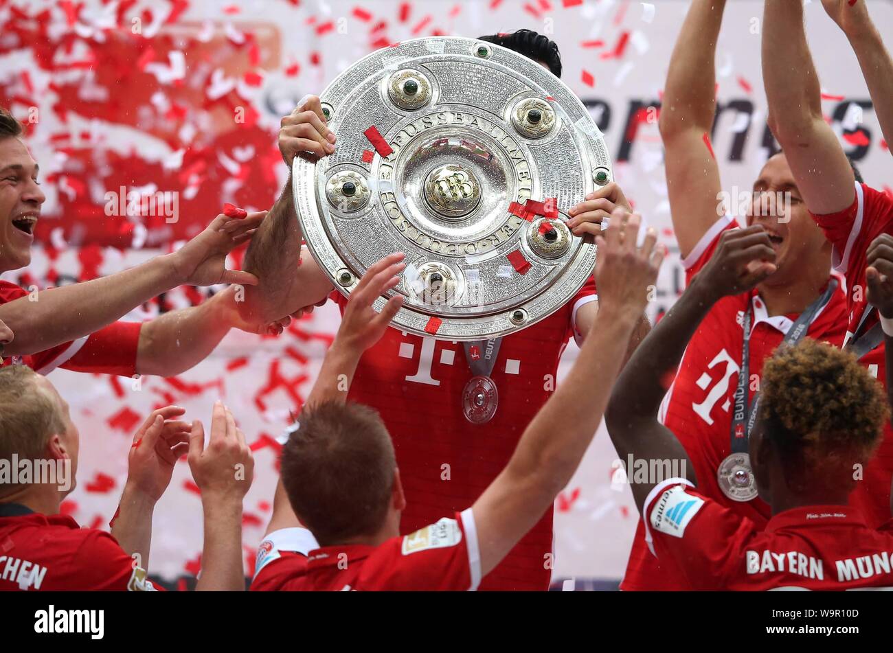 firo: 14.05.2016, Fuvuball, season 2015/2016, 1.Bundesliga: FC Bayern ...