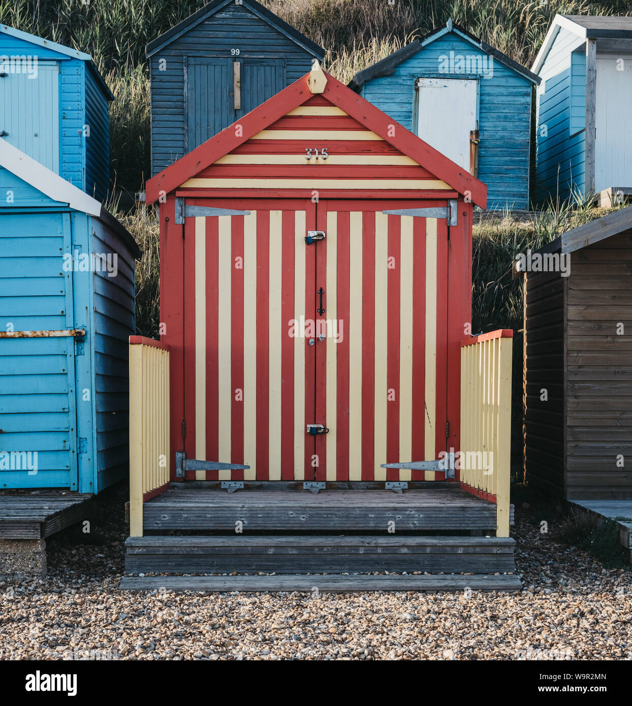 Striped beach hut hi-res stock photography and images - Alamy