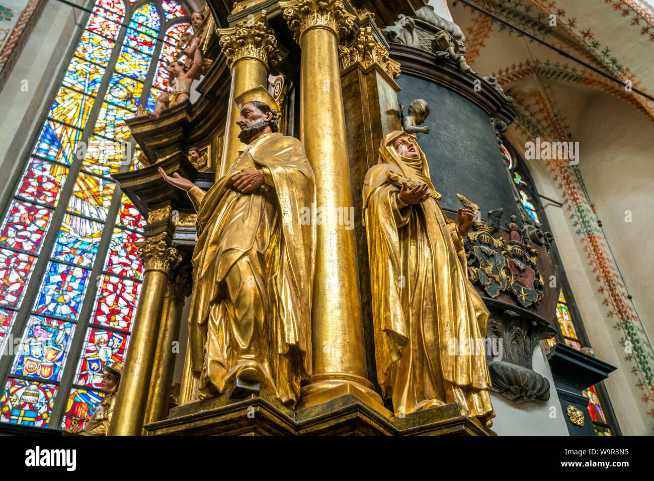Statuen im Innenraum der Kathedrale von Torun, Dom St. Johannes der ...