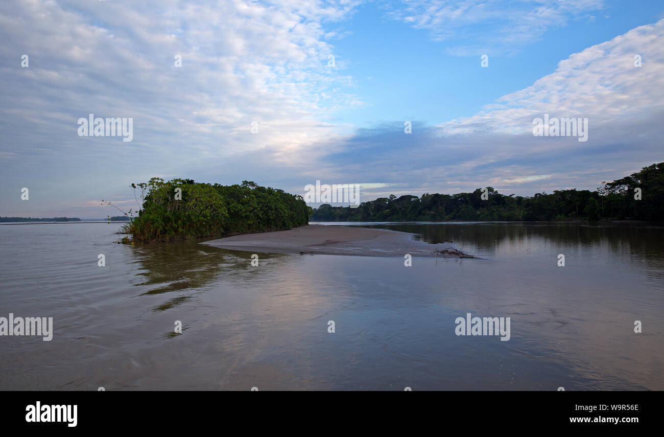 View rio napo in ecuador hi-res stock photography and images - Alamy