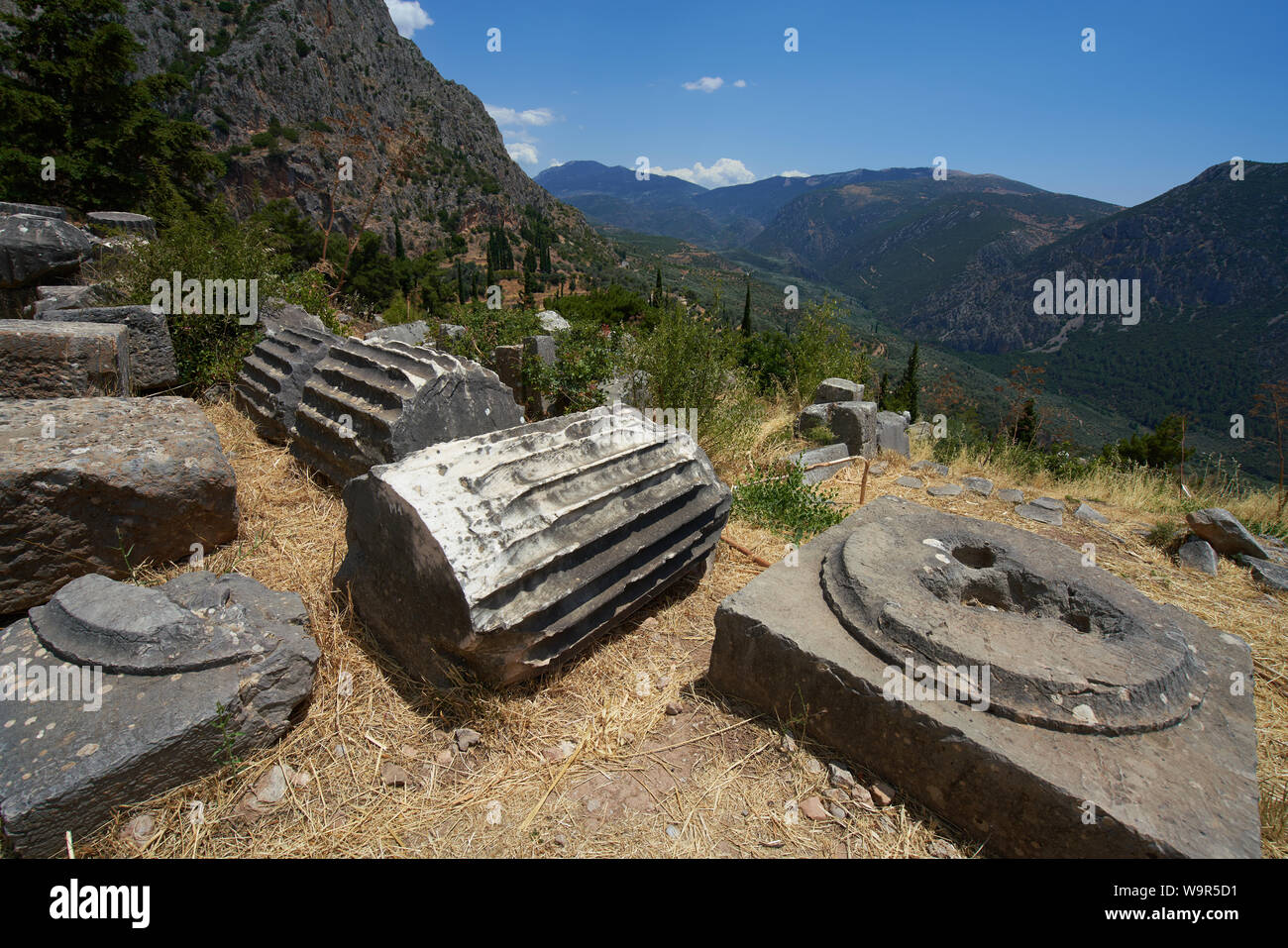 Delphi sacred way hi-res stock photography and images - Alamy