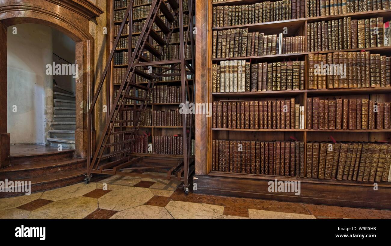 Austrian national library interior hi-res stock photography and images ...