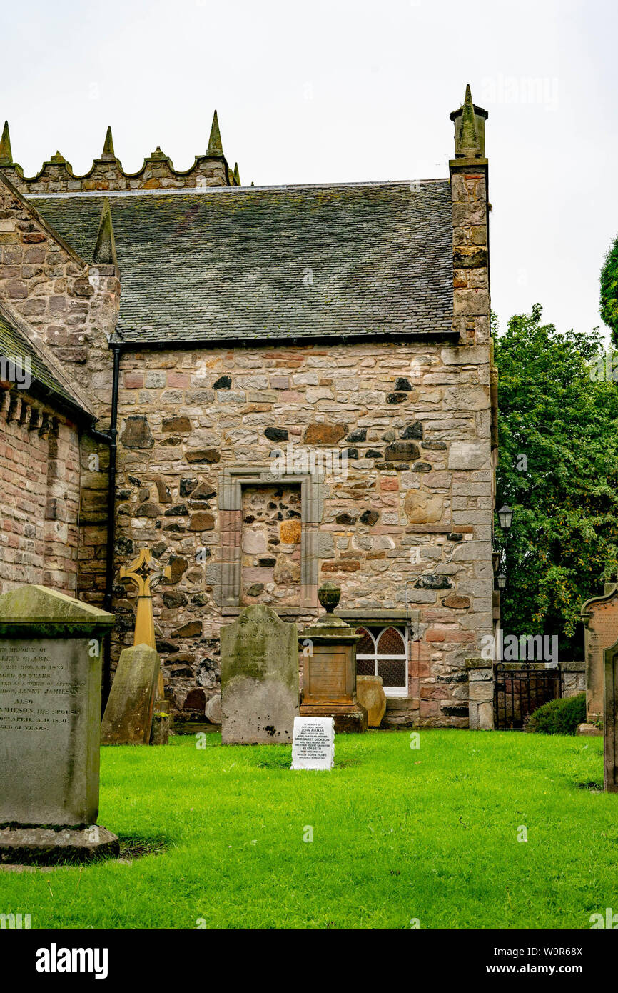 Duddingston church hi-res stock photography and images - Alamy