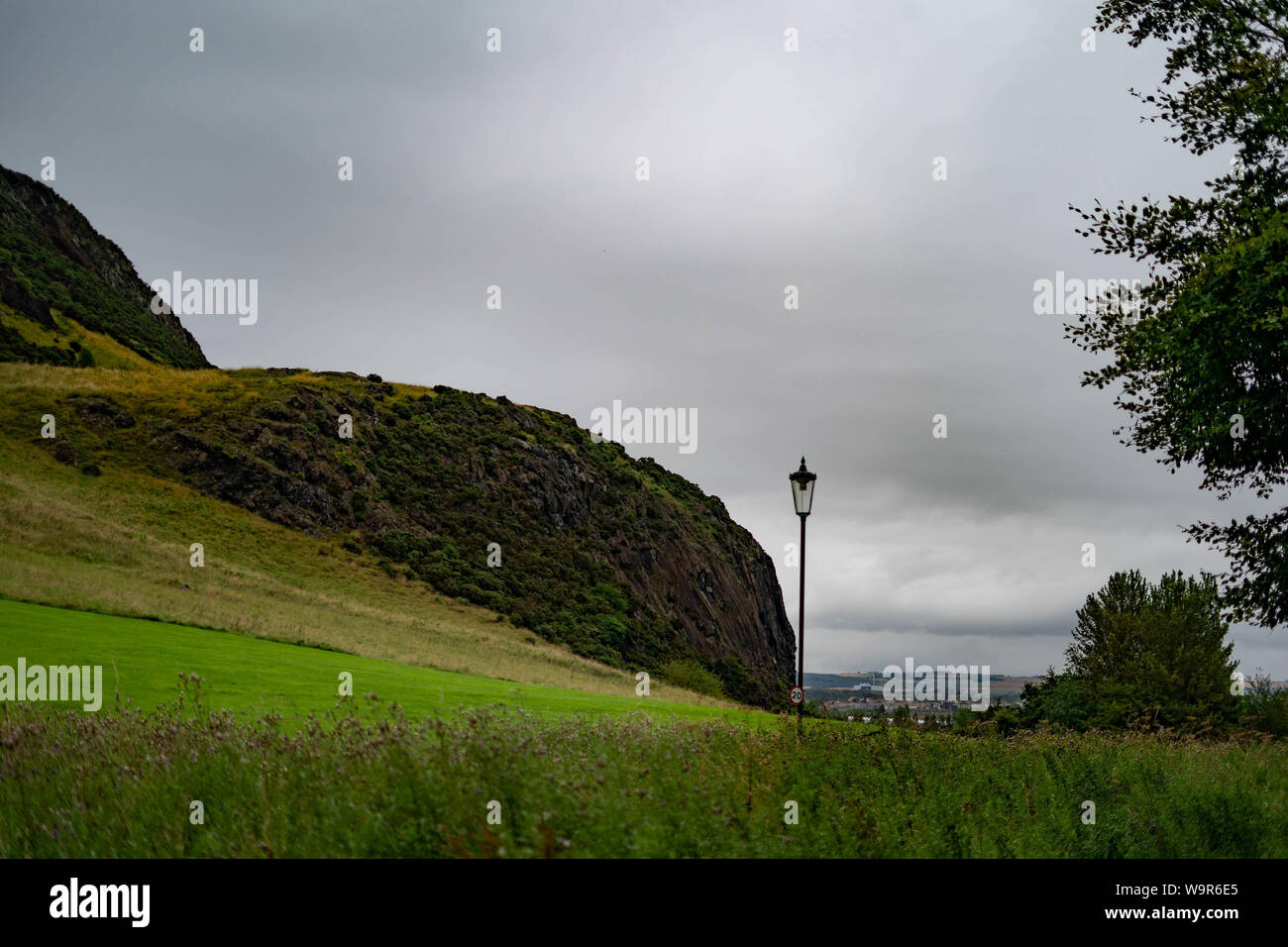 holyrood park edinburgh Stock Photo - Alamy