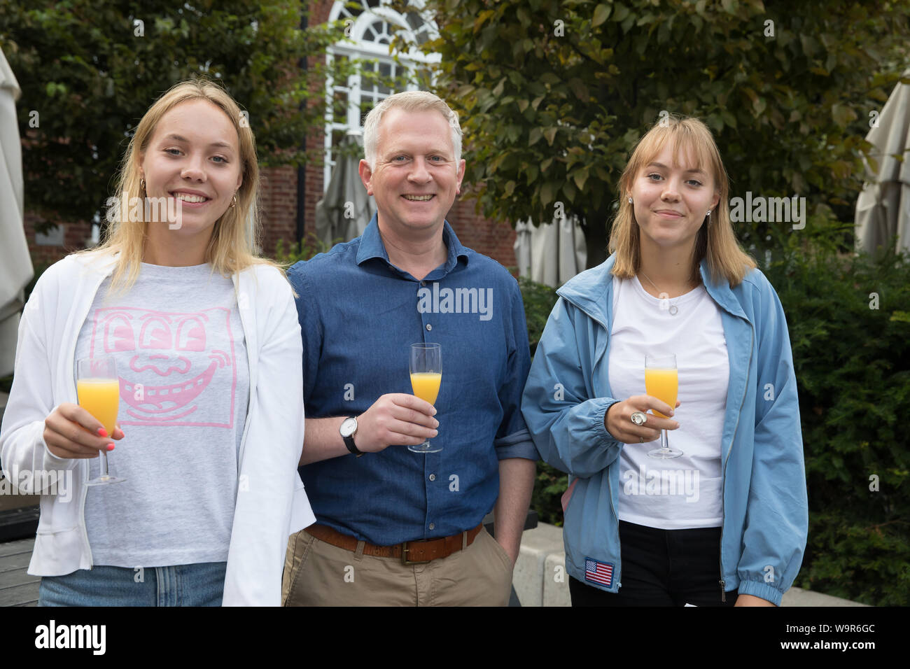 Kingston Upon Thames, UK. 15th Aug, 2019. Twins Clara and Ellen Lyckeus ...