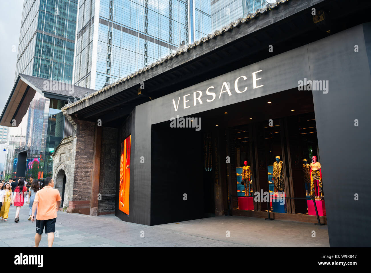 Versace logo hi-res stock photography and images - Alamy