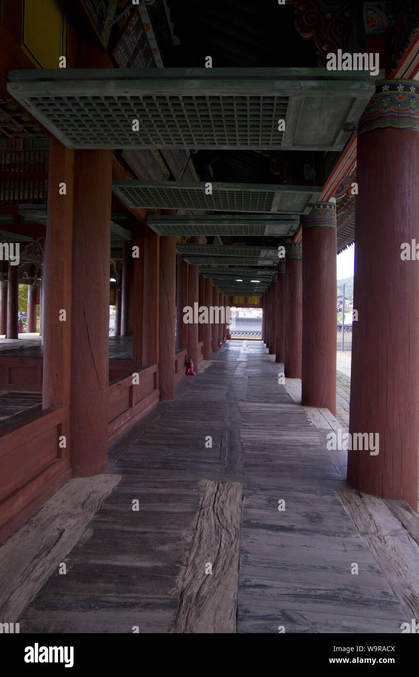 korean old building with big colonnade Stock Photo - Alamy