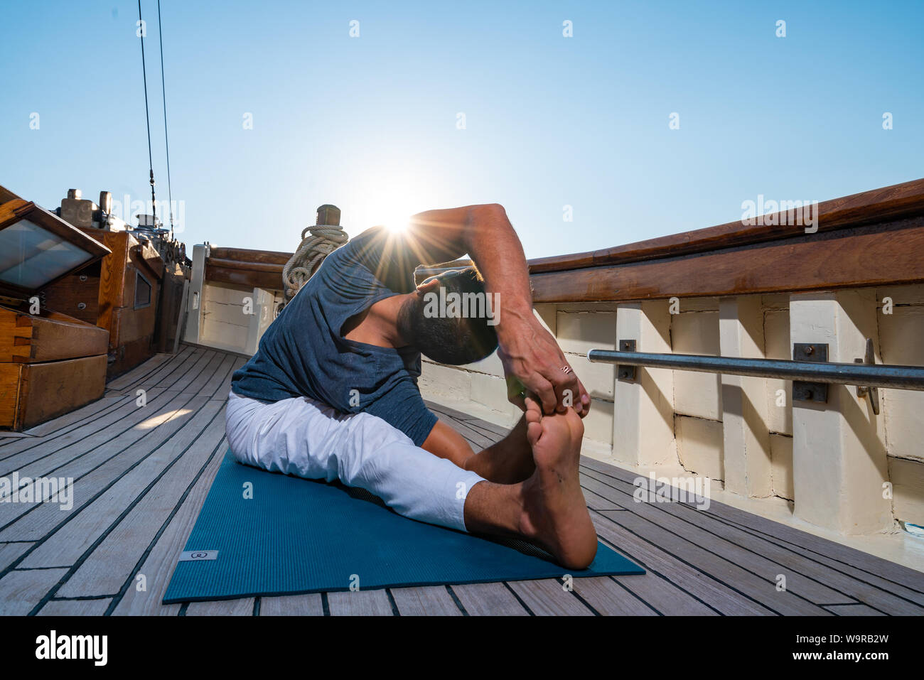 Yacht zen hi-res stock photography and images - Alamy