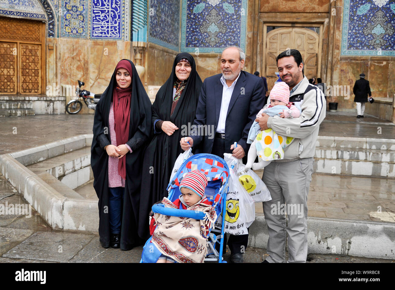 Iranian family hi-res stock photography and images - Alamy