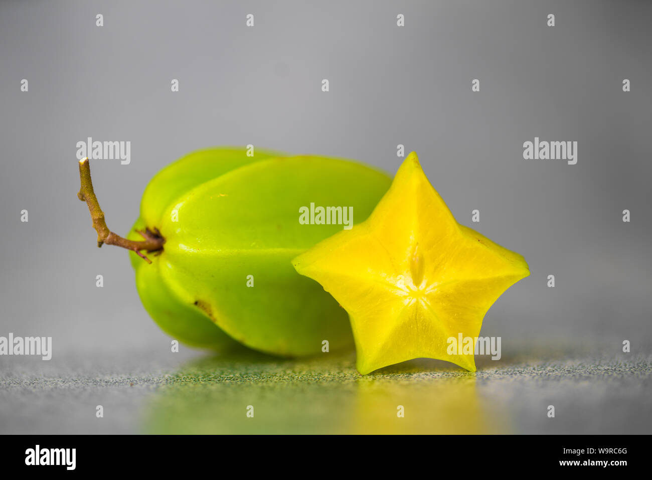 Starfruit market hi-res stock photography and images - Alamy