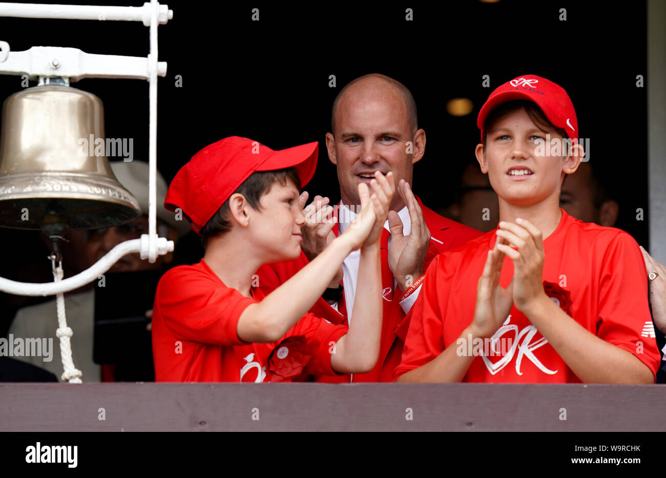 Ringing five minutes to play bell hi-res stock photography and images ...