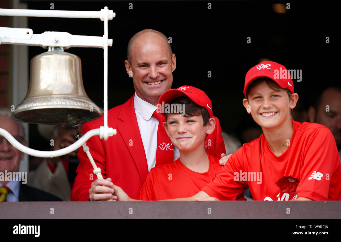 Andrew Strauss (left) with sons Luca and Sam before ringing the five ...