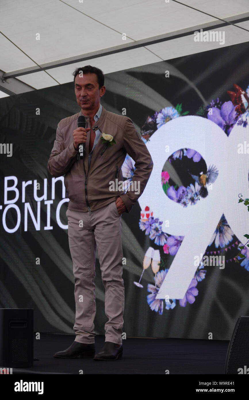 Judge bruno tonioli hi-res stock photography and images - Alamy