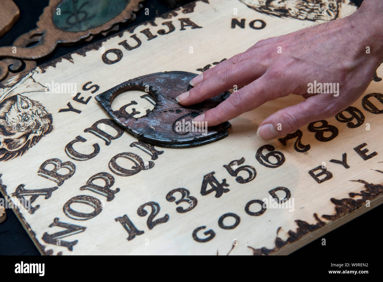 Ouija board hi-res stock photography and images - Alamy