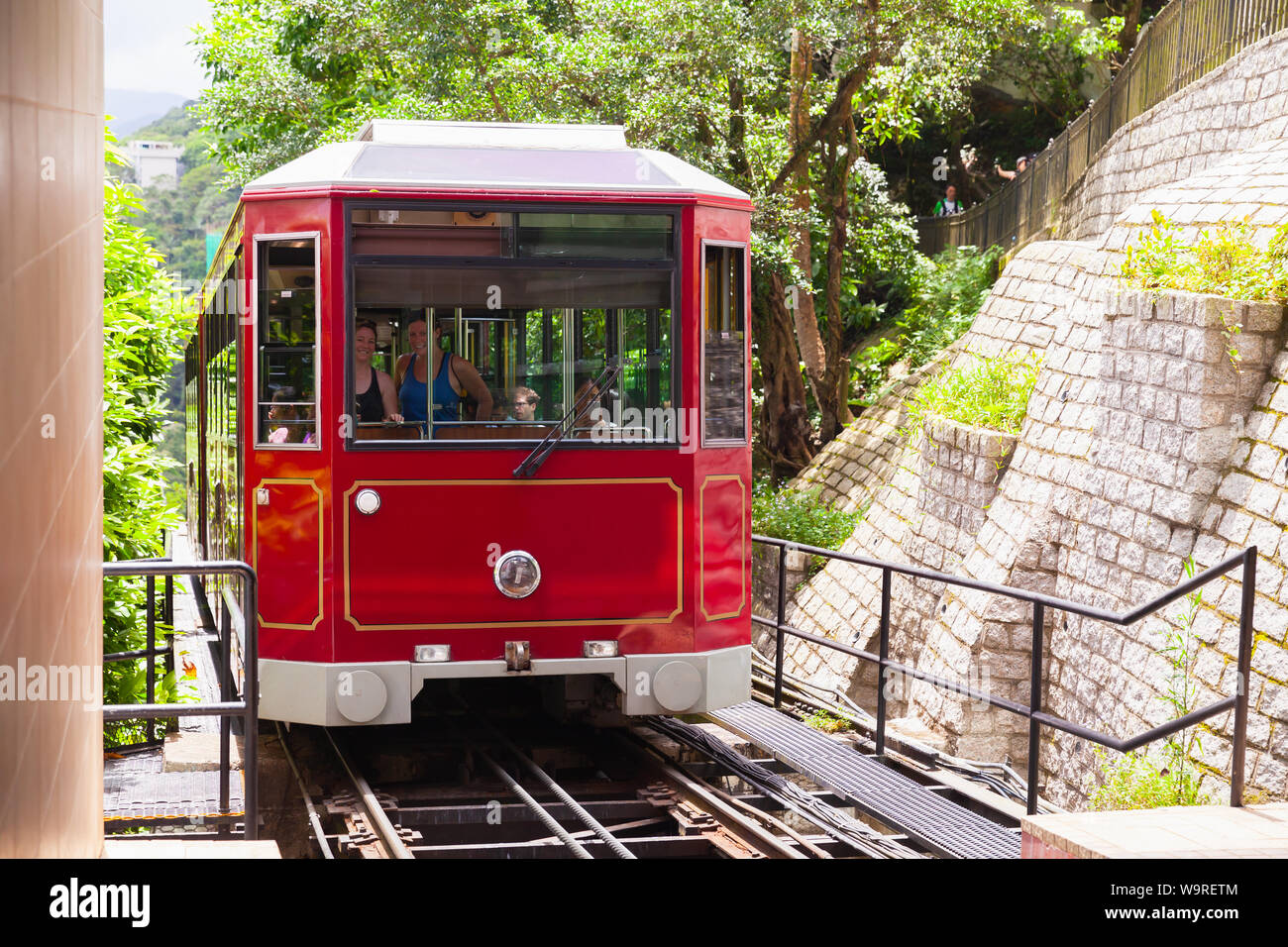 The peak tram funicular railway in hong kong hi-res stock photography ...