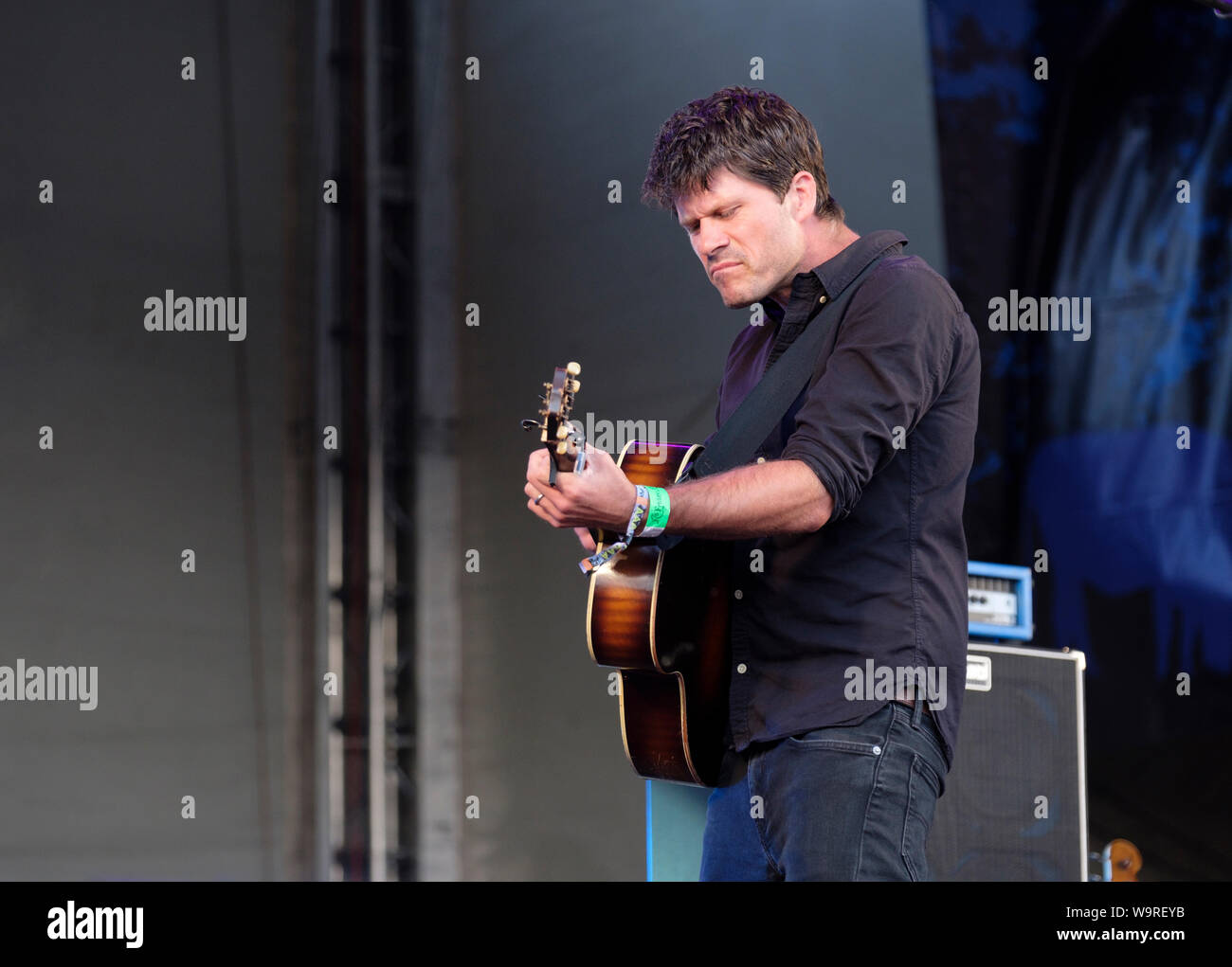 Folk singer seth lakeman hi-res stock photography and images - Alamy