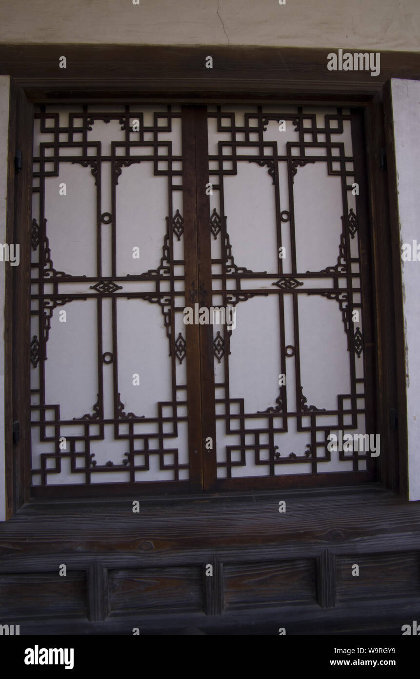 korean traditional windows fitting Stock Photo - Alamy