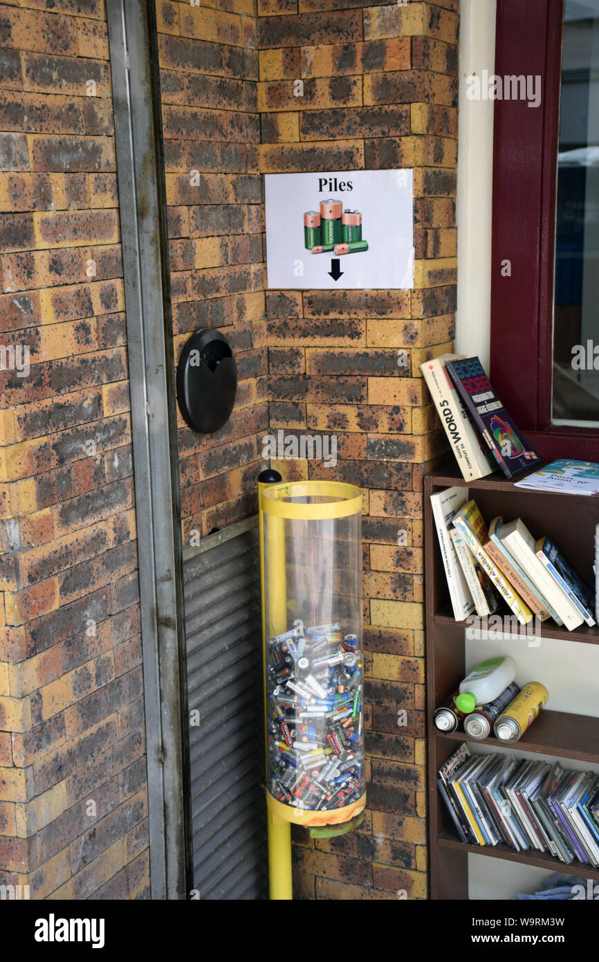 Battery recycling french hi-res stock photography and images - Alamy