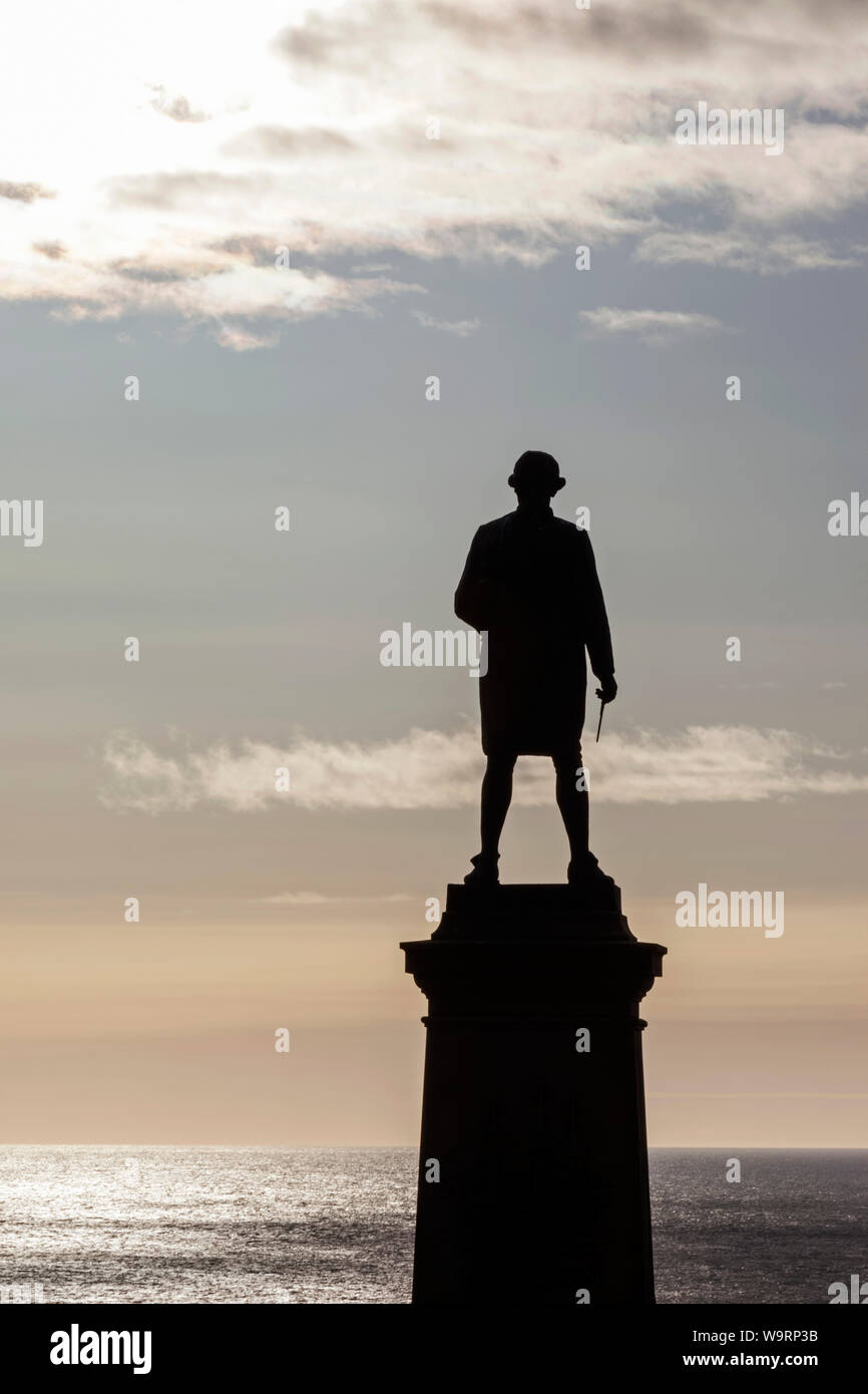 Whitby statues hi-res stock photography and images - Alamy