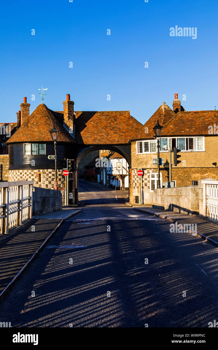 England, Kent, Thanet, Sandwhich, The Barbican Gate 15th century ...