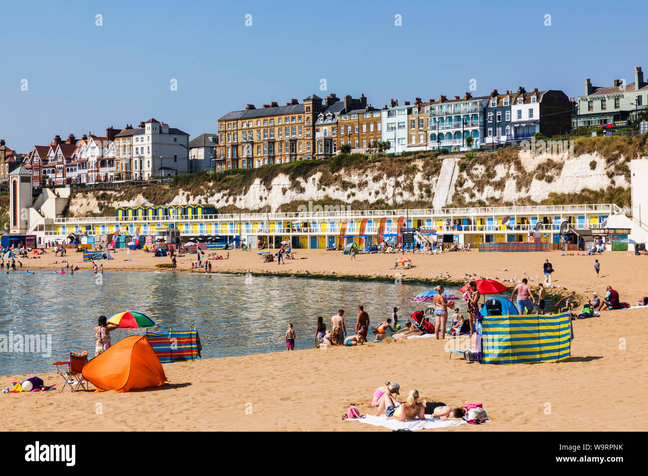 England, Kent, Thanet, Broadstairs, Broadstairs Beach and Town Skyline ...