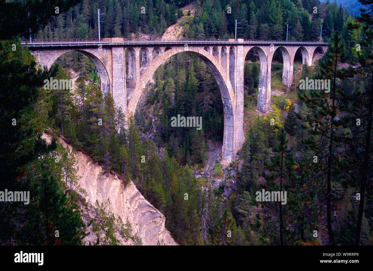 Wiesen viaduct of the rhaetian railway hi-res stock photography and ...
