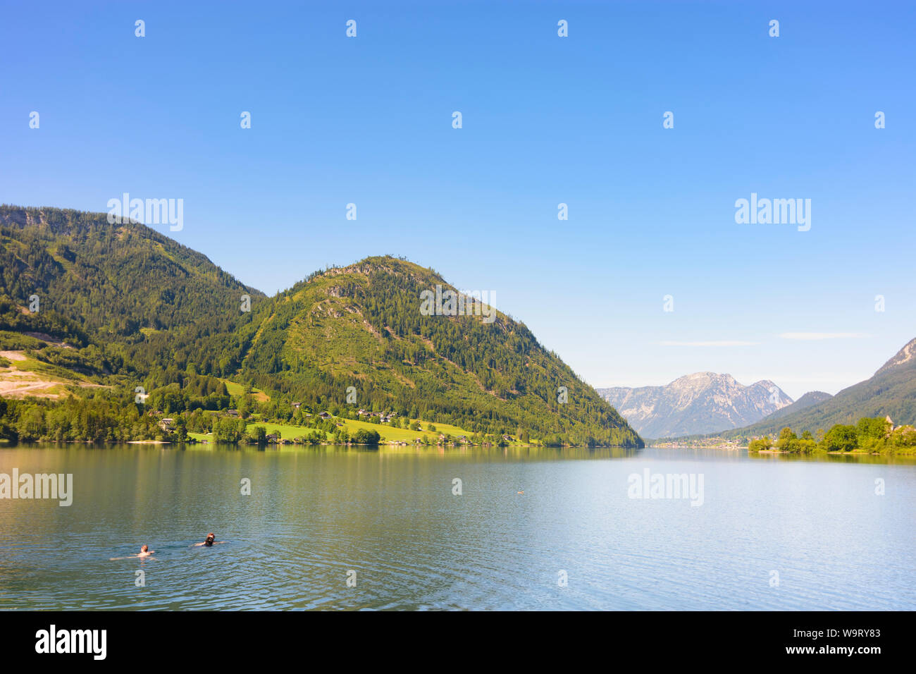 Grundlsee: lake Grundlsee eastern end at Gößl, view to west to village ...