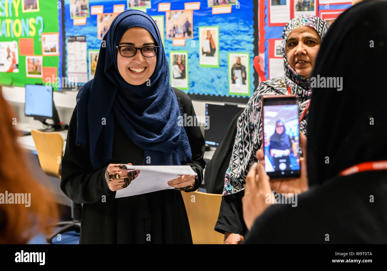 Pharmacy level hi-res stock photography and images - Alamy