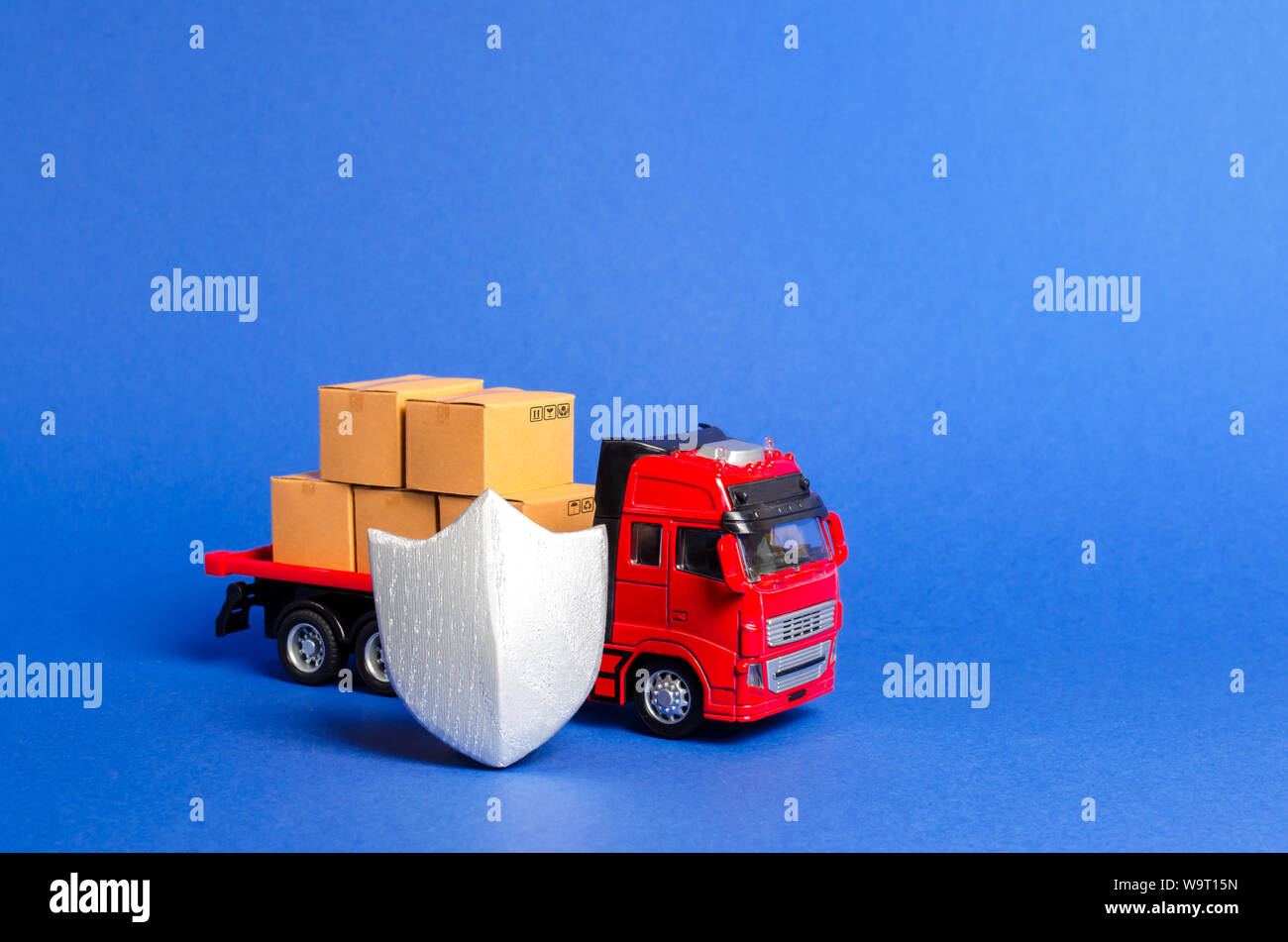 Cargo insurance hi-res stock photography and images - Alamy