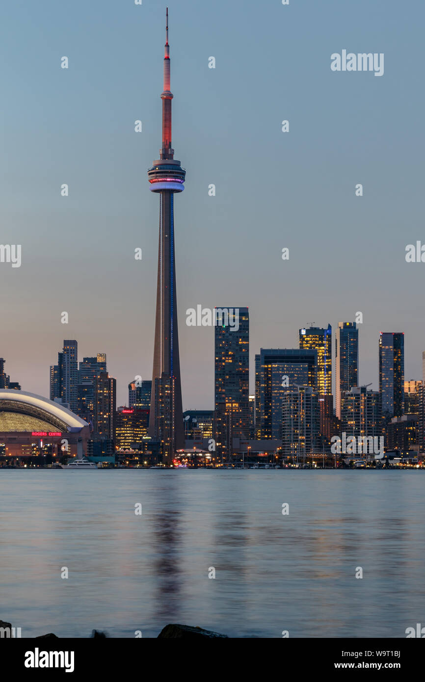 Toronto islands lake ontario hi-res stock photography and images - Alamy