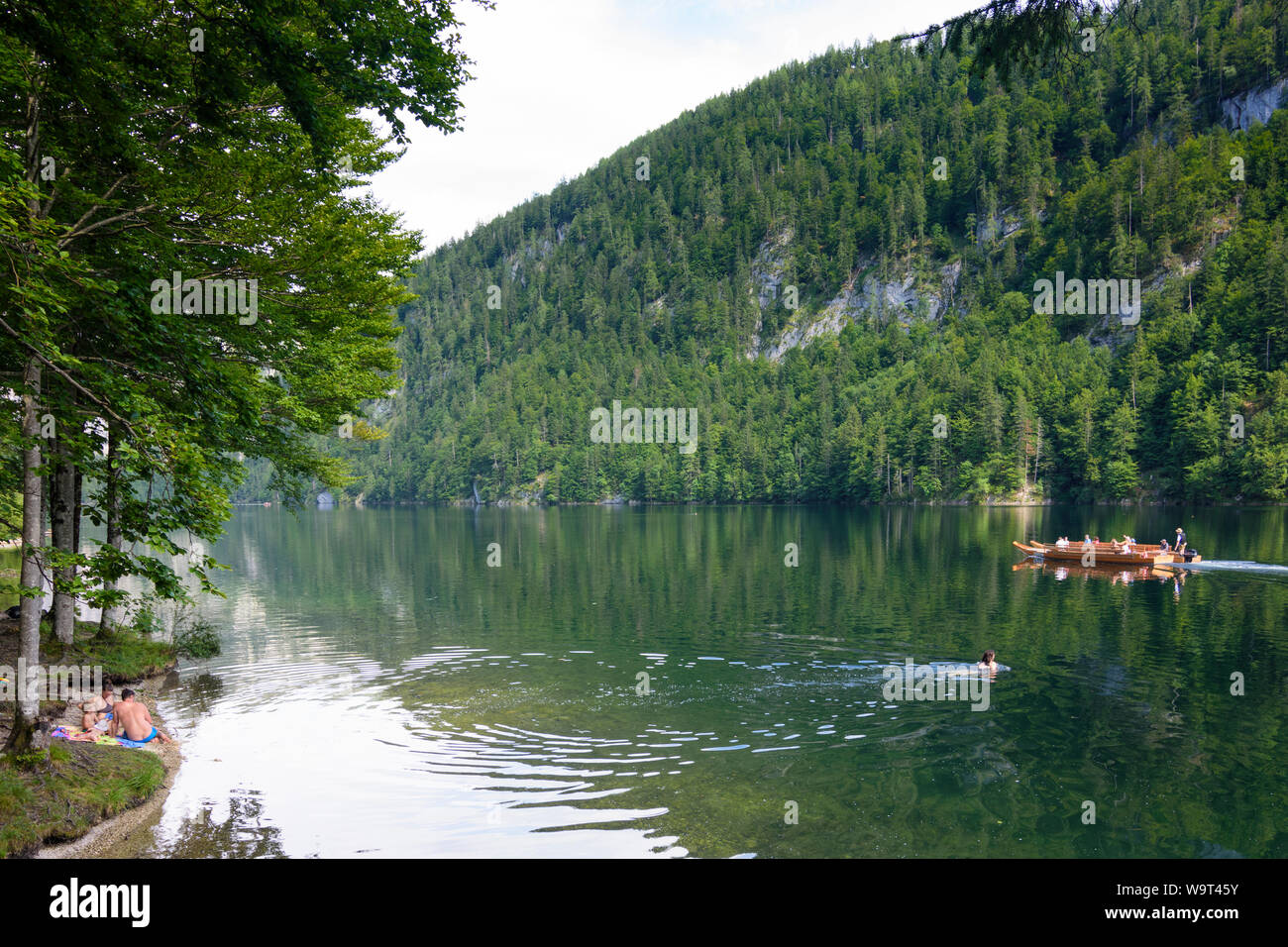 Grundlsee: lake Toplitzsee (Lake Toplitz), passenger boat (Plätte ...