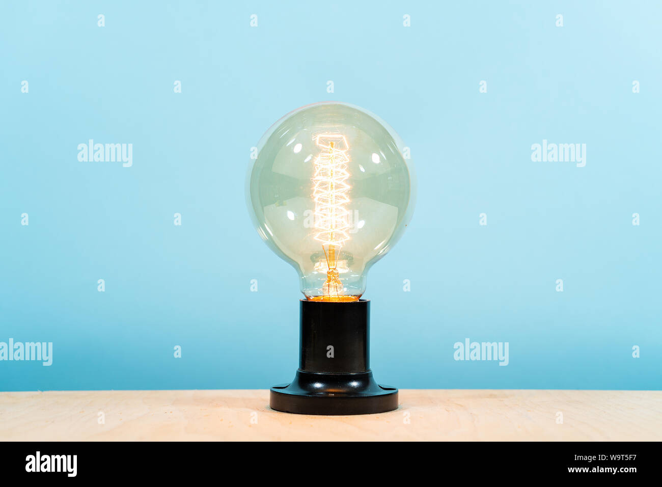 Lamp edison hi-res stock photography and images - Alamy