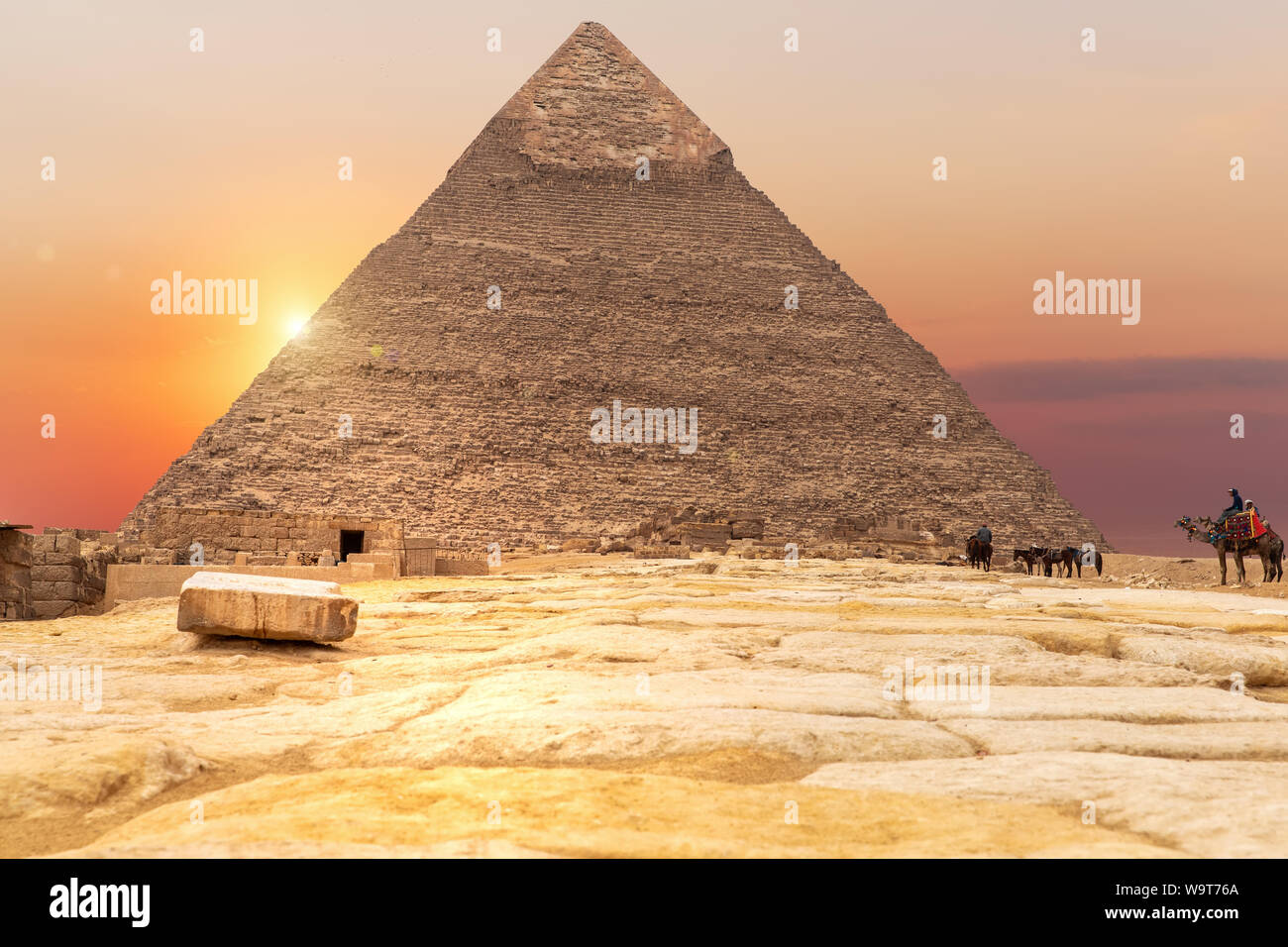 The Pyramid of Chephren in the rays of sunset, Egypt Stock Photo - Alamy