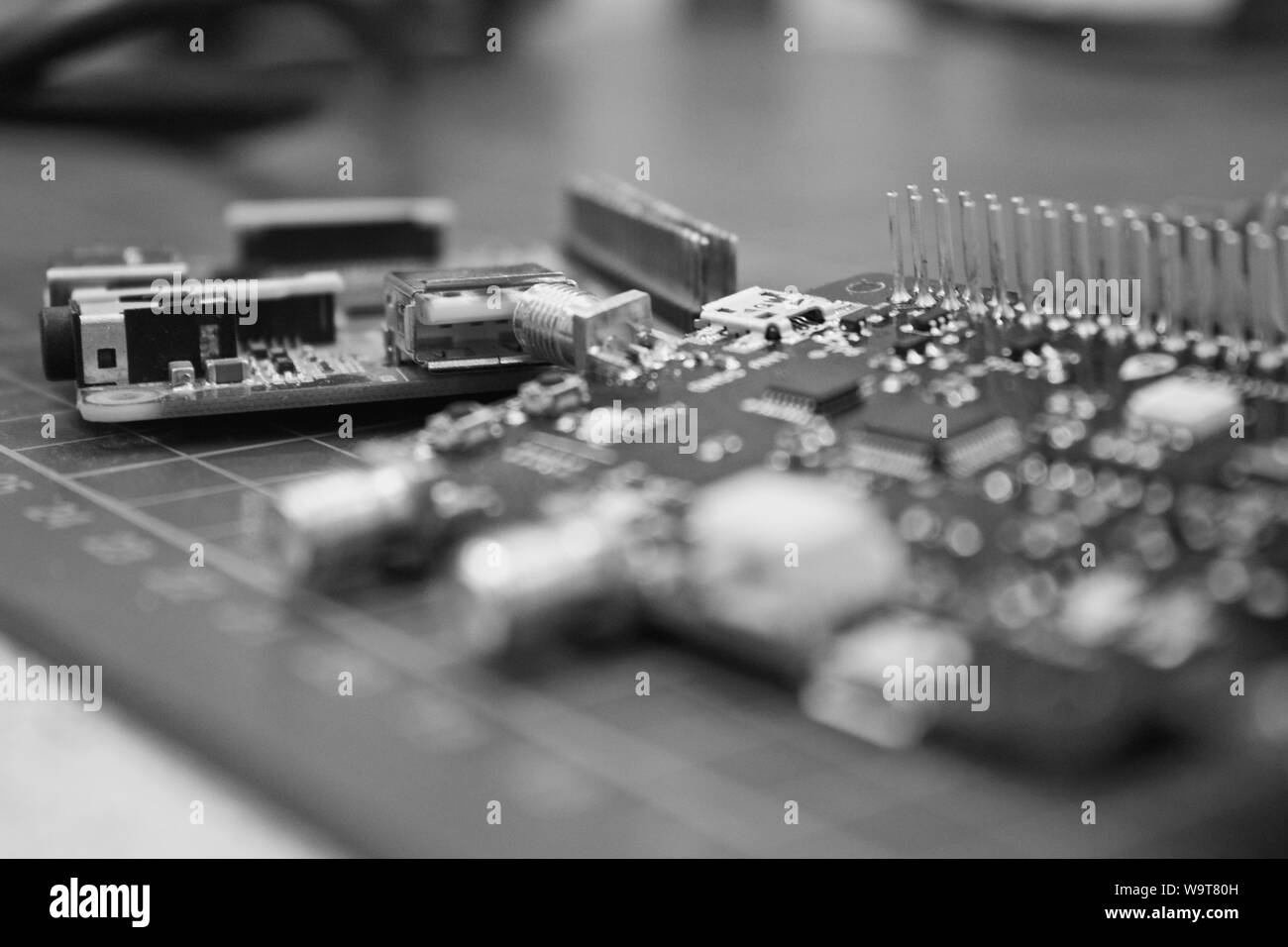 Integrated circuit microprocessor Black and White Stock Photos & Images ...