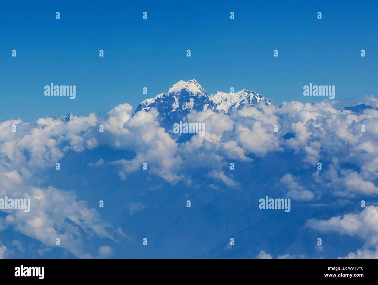 Himalaya mountain range aerial hi-res stock photography and images - Alamy