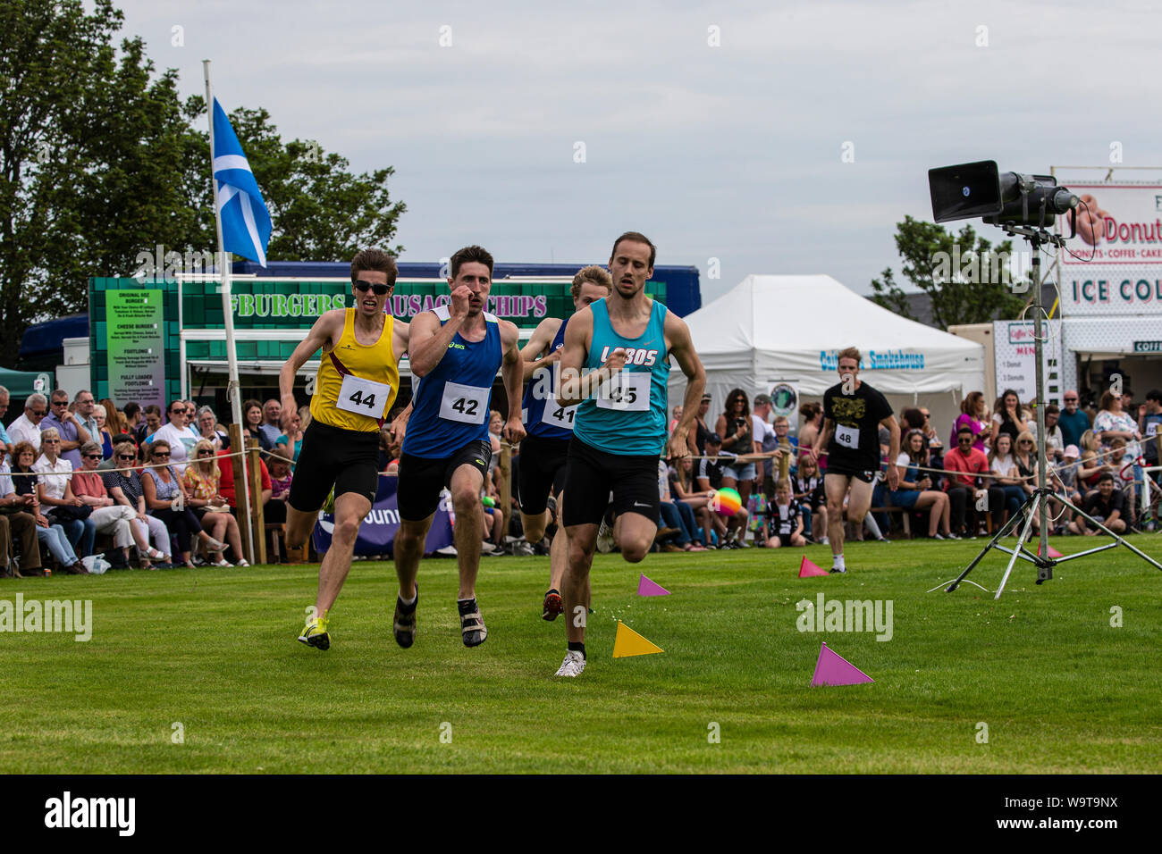 Male sprinters hi-res stock photography and images - Alamy