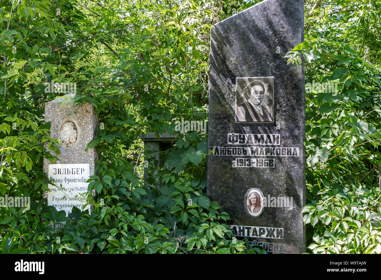 Burial vaults burial vault hi-res stock photography and images - Alamy