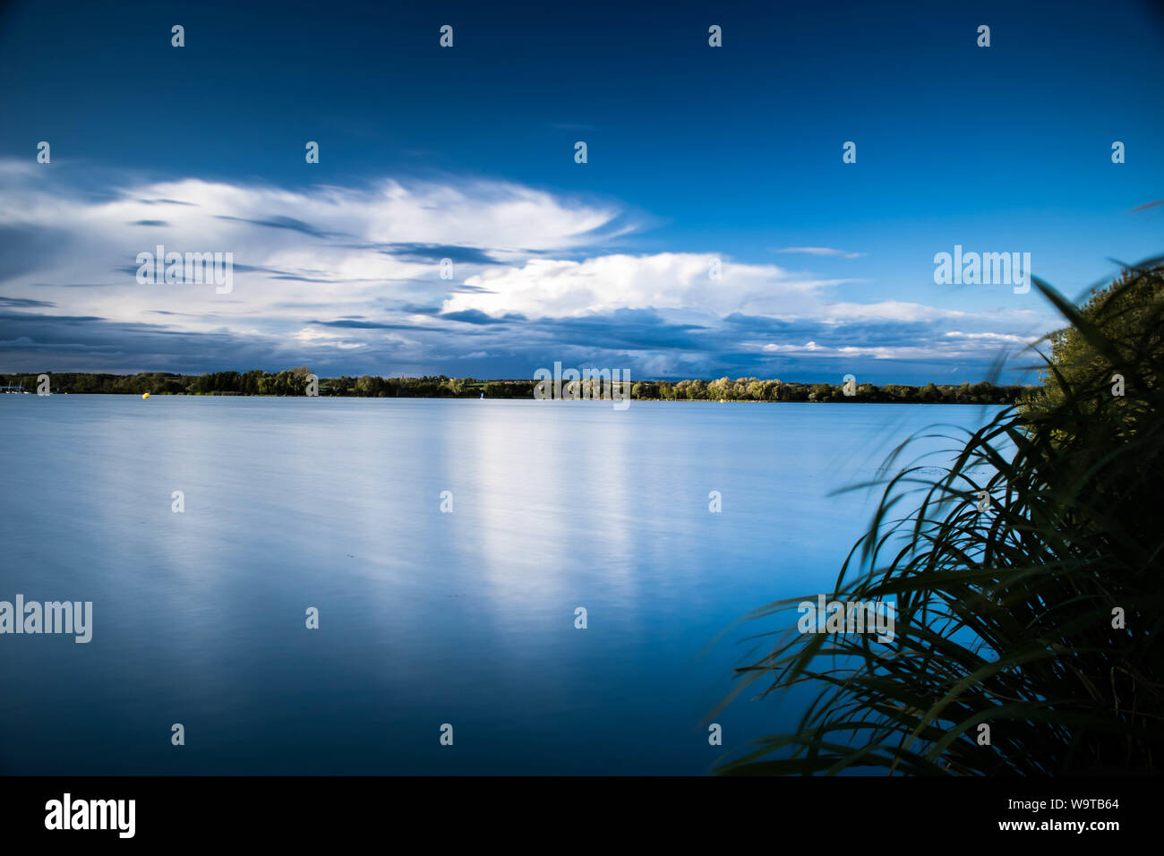 Long shutter exposure hi-res stock photography and images - Alamy