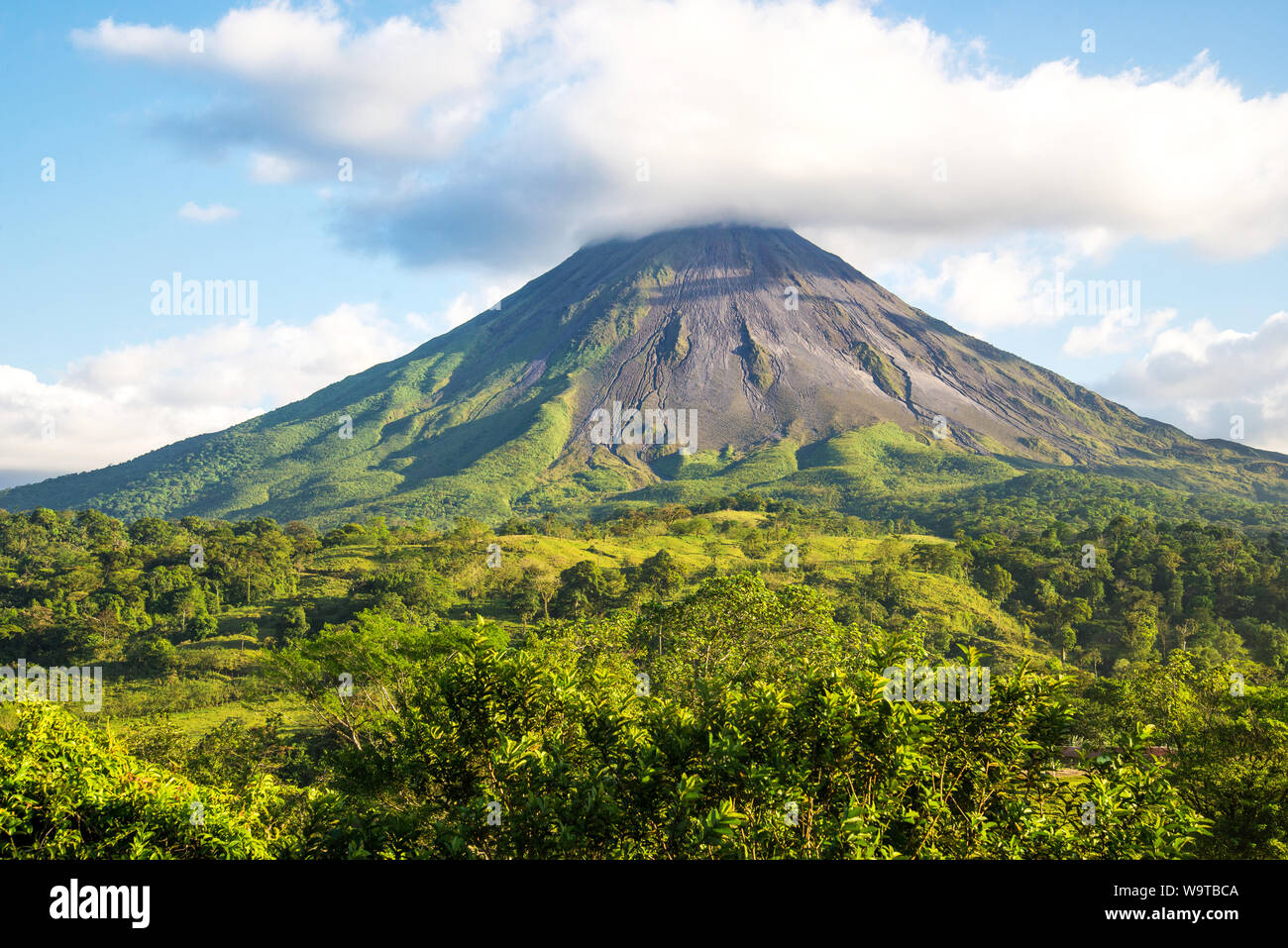El Arenal volcano, Costa Rica Stock Photo - Alamy
