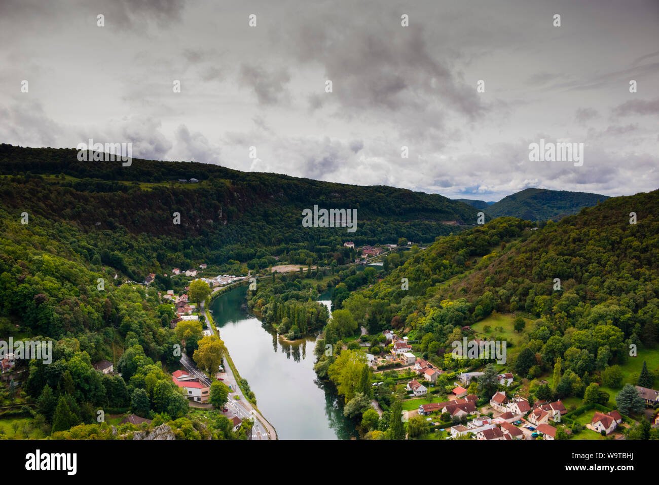 Nice green forest hi-res stock photography and images - Alamy
