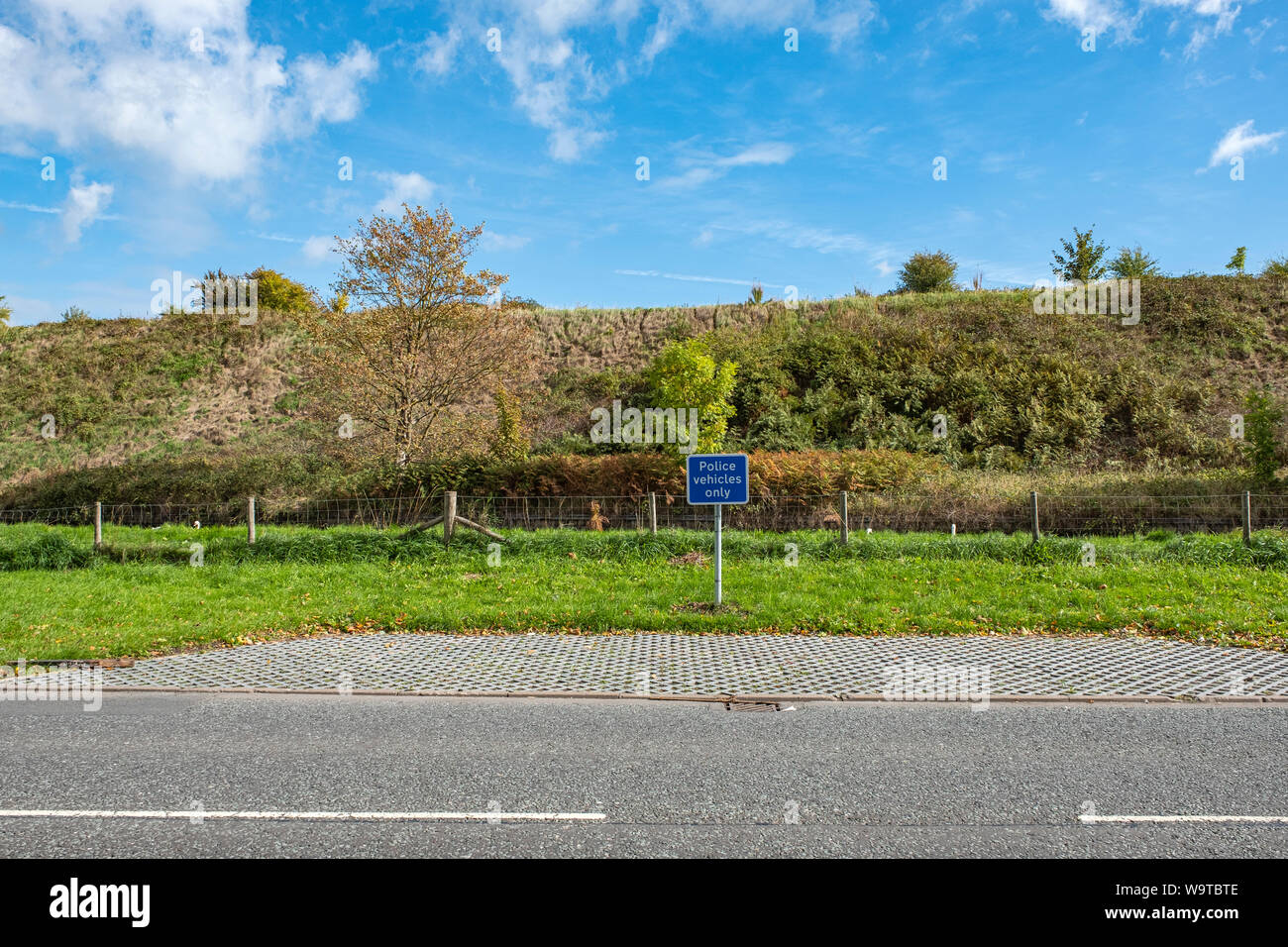 Reserved parking signs hi-res stock photography and images - Alamy