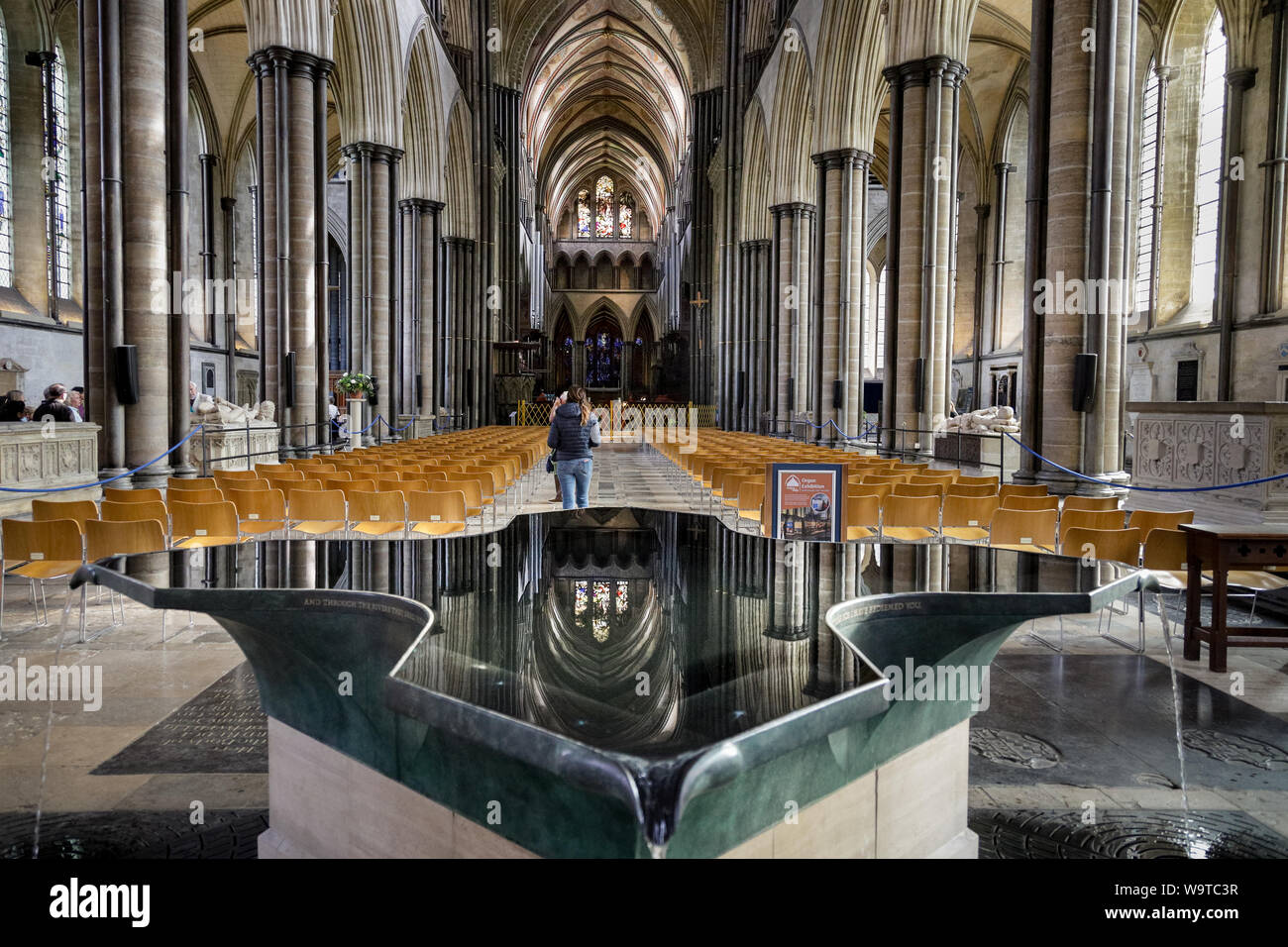 Salisbury cathedral interior ceiling hi-res stock photography and ...