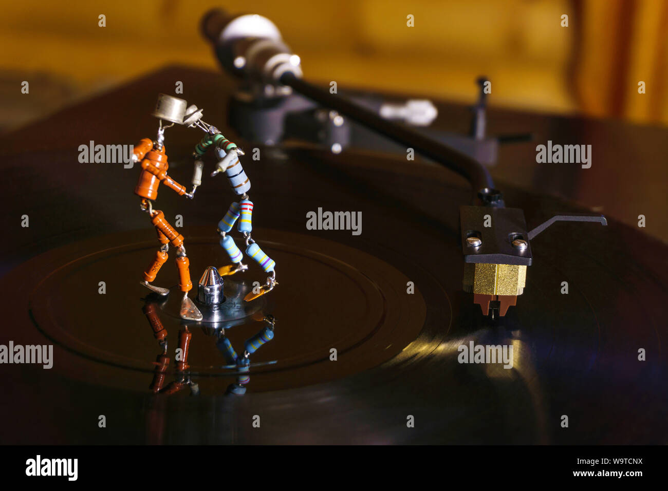 Small human figures hi-res stock photography and images - Alamy