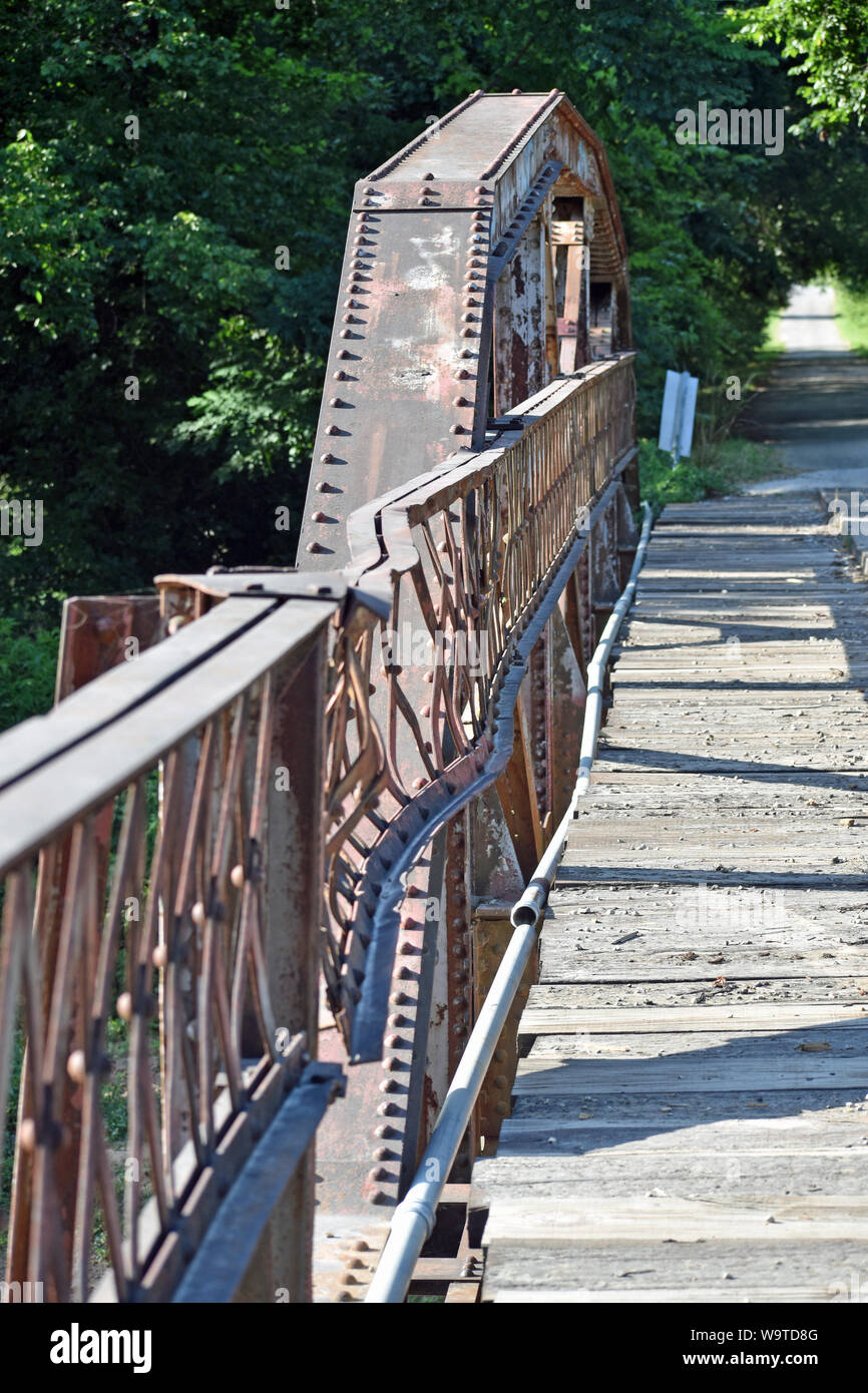 Old Steel Car Bridge Stock Photo - Alamy